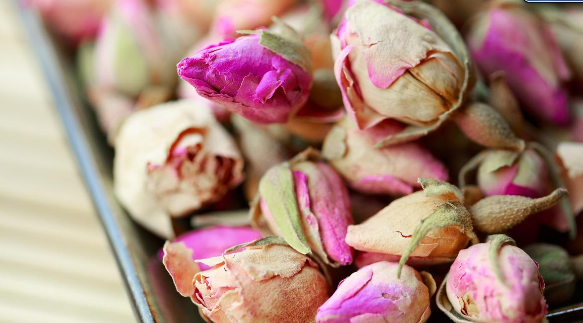 Teh Bunga Mawar : Cara Membuat dan Manfaatnya Untuk Kesehatan